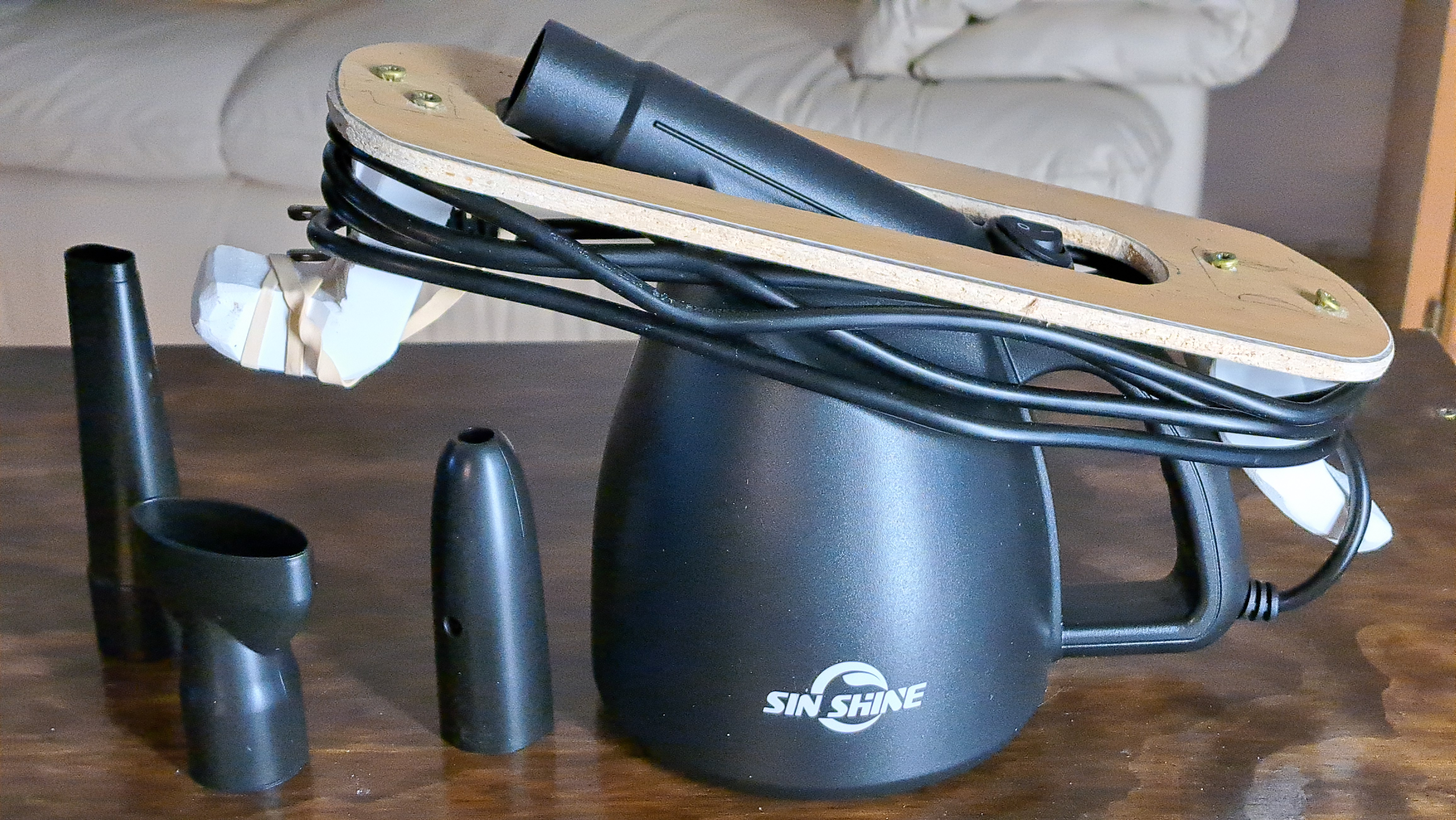 Computer Duster Cord Winder – Windy Weather